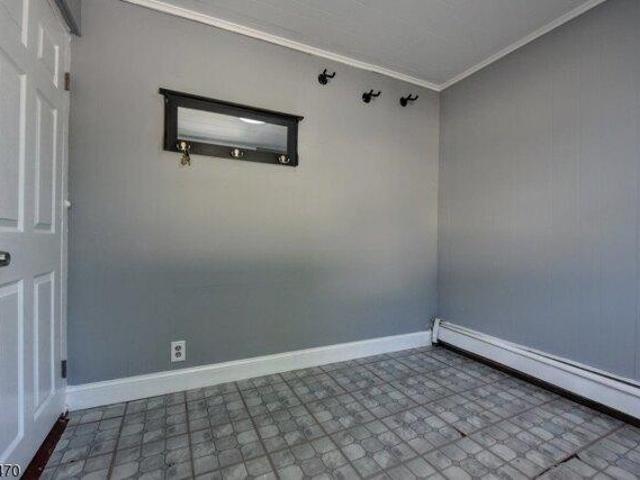 house with 4 bedroom, Paterson NJ ES105141874