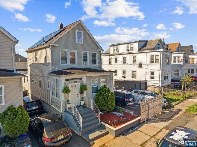 house with 4 bedroom, Paterson NJ ES105172469