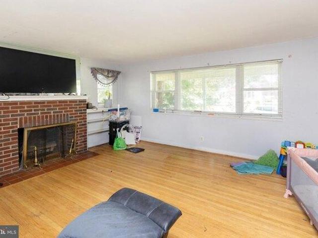 house with 4 bedroom, Paulsboro NJ ES105172608