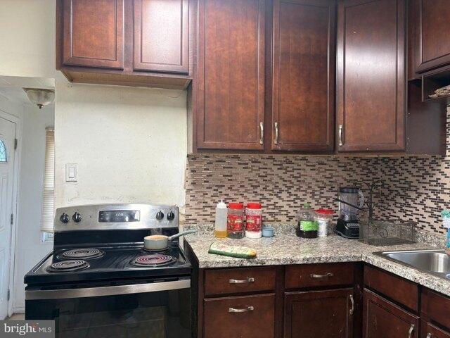 house with 4 bedroom, Paulsboro NJ ES105174012