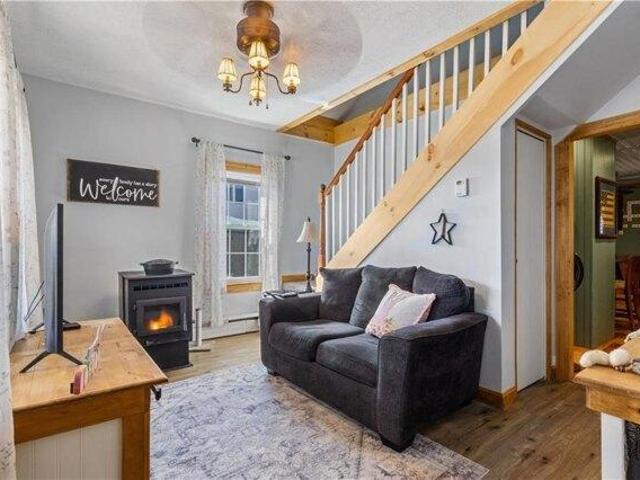 house with 4 bedroom, Pawtucket RI DLS102409332