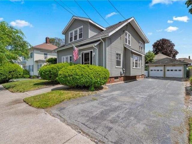 house with 4 bedroom, Pawtucket RI DLS103100621