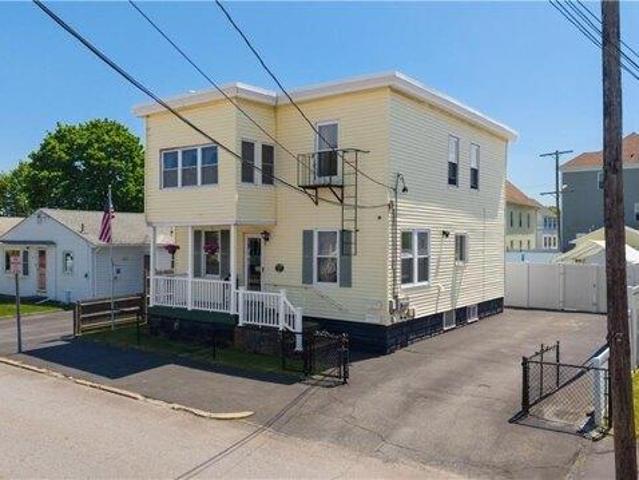 house with 4 bedroom, Pawtucket RI DS102559834