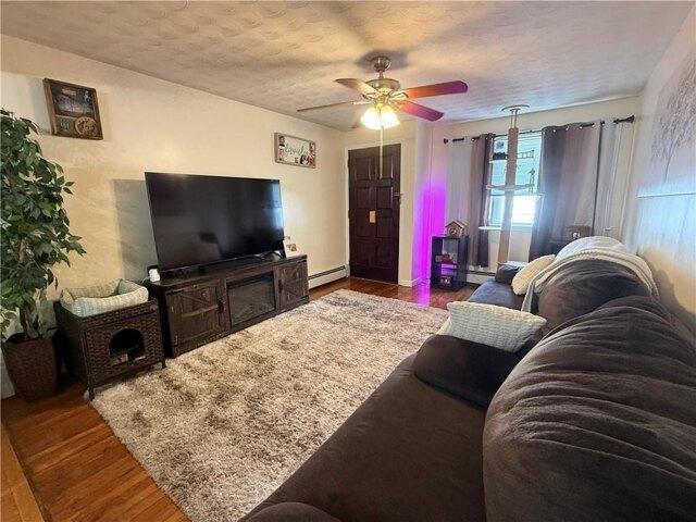 house with 4 bedroom, Pawtucket RI DS103073289