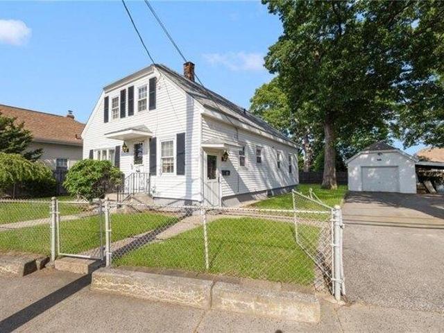 house with 4 bedroom, Pawtucket RI DS104479497