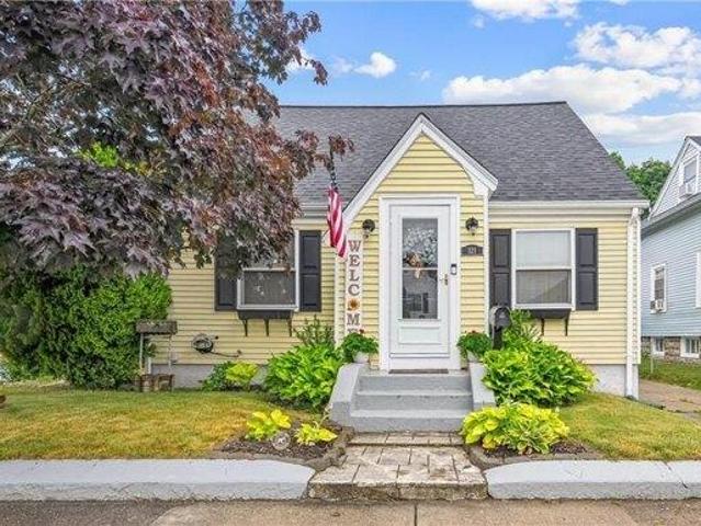 house with 4 bedroom, Pawtucket RI DS104007987