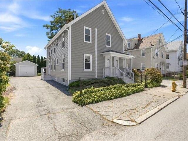 house with 4 bedroom, Pawtucket RI DS104299025