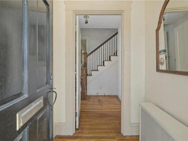 house with 4 bedroom, Pawtucket RI ES102822682