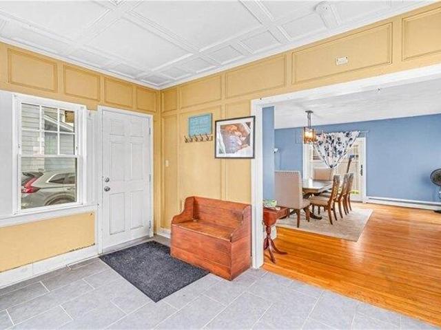 house with 4 bedroom, Pawtucket RI ES103600341