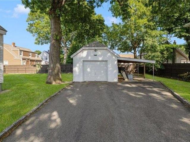house with 4 bedroom, Pawtucket RI ES103886395