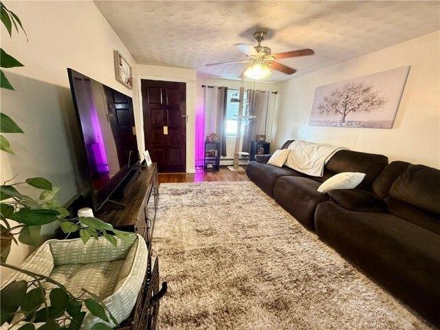 house with 4 bedroom, Pawtucket RI ES103073289