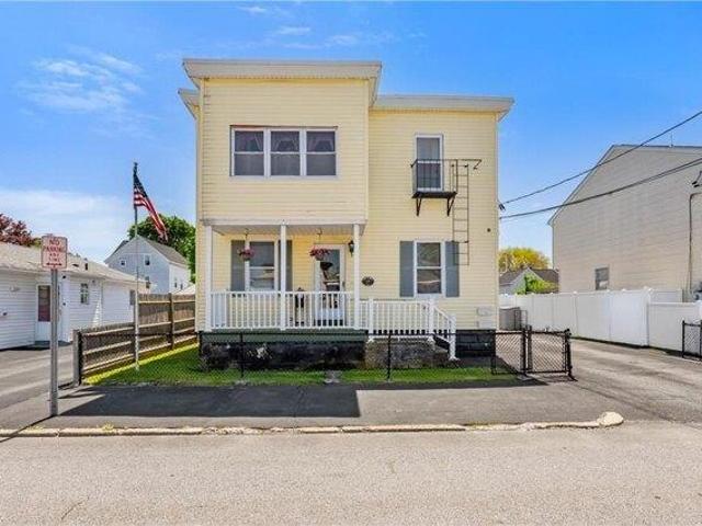 house with 4 bedroom, Pawtucket RI ES103097619