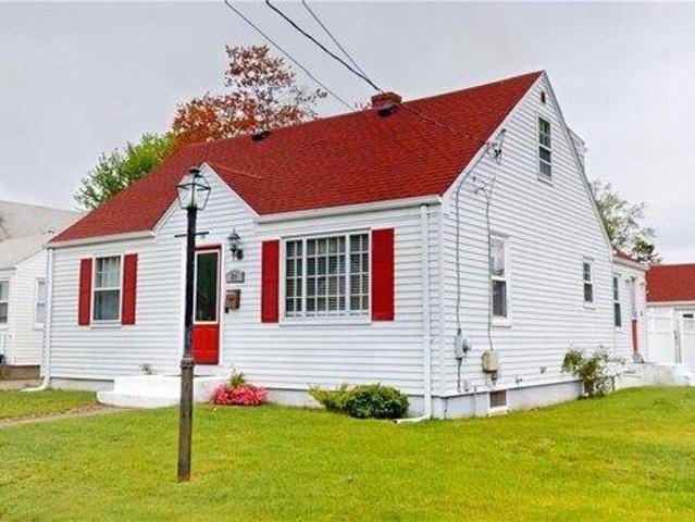 house with 4 bedroom, Pawtucket RI ES103188640
