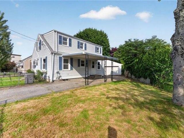 house with 4 bedroom, Pawtucket RI ES103222358