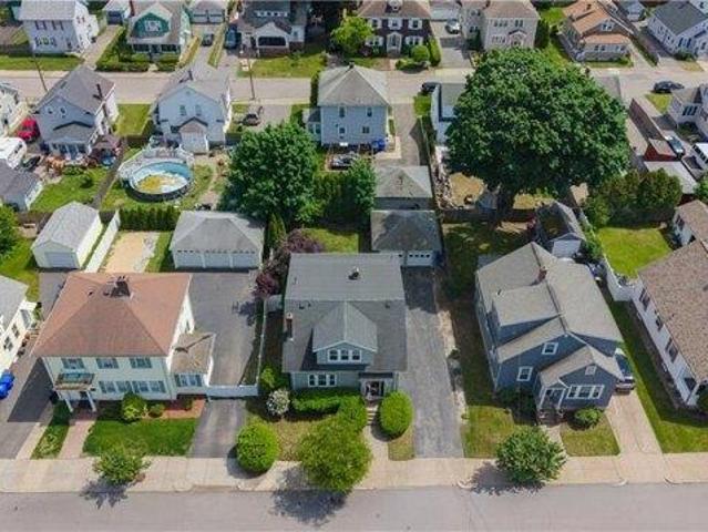 house with 4 bedroom, Pawtucket RI ES104831728