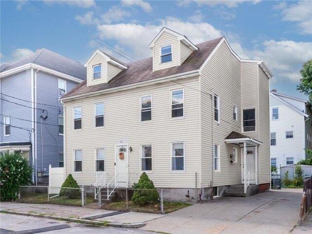house with 4 bedroom, Pawtucket RI ES104852953