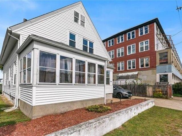 house with 4 bedroom, Pawtucket RI ES105681194