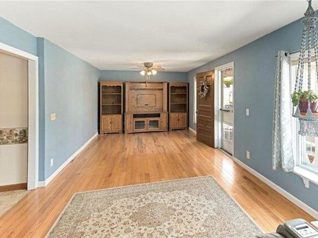 house with 4 bedroom, Pawtucket RI ES105080827