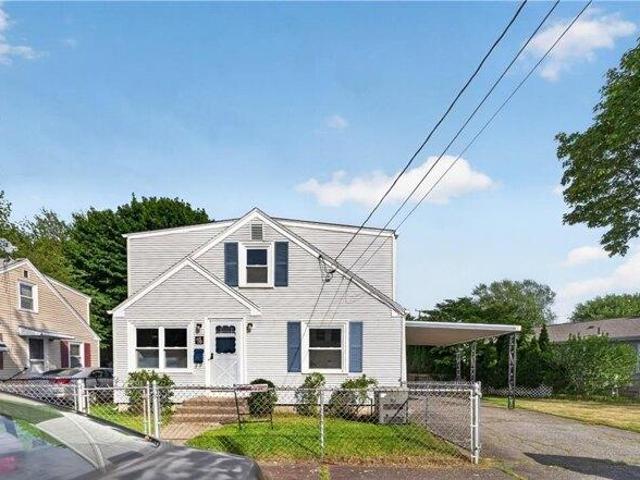 house with 4 bedroom, Pawtucket RI ES105081401