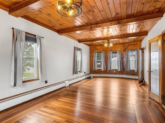 house with 4 bedroom, Pawtucket RI ES105109462