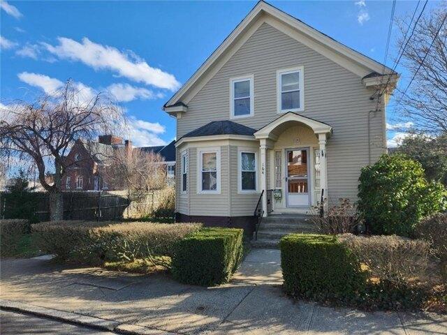 house with 4 bedroom, Pawtucket RI ES105113537