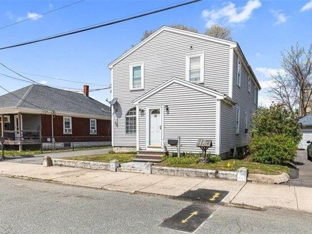 house with 4 bedroom, Pawtucket RI ES105279227