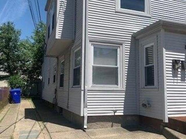 house with 4 bedroom, Pawtucket RI ES105287510