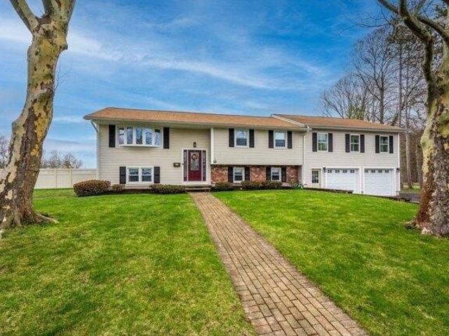 house with 4 bedroom, Peabody MA DLS103069517
