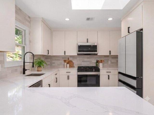 house with 4 bedroom, Peabody MA DS104115884
