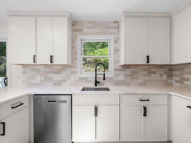 house with 4 bedroom, Peabody MA ES104115884