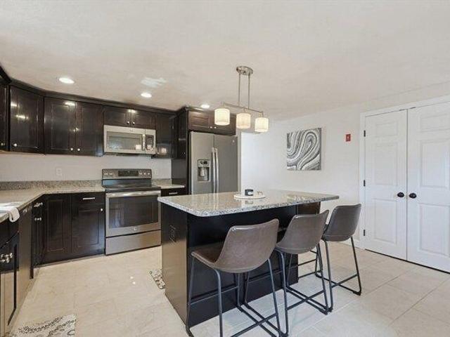 house with 4 bedroom, Peabody MA ES104543707