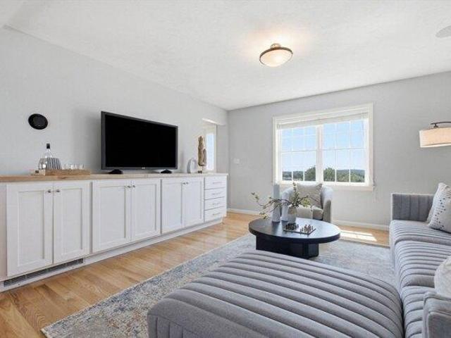 house with 4 bedroom, Peabody MA ES104920357