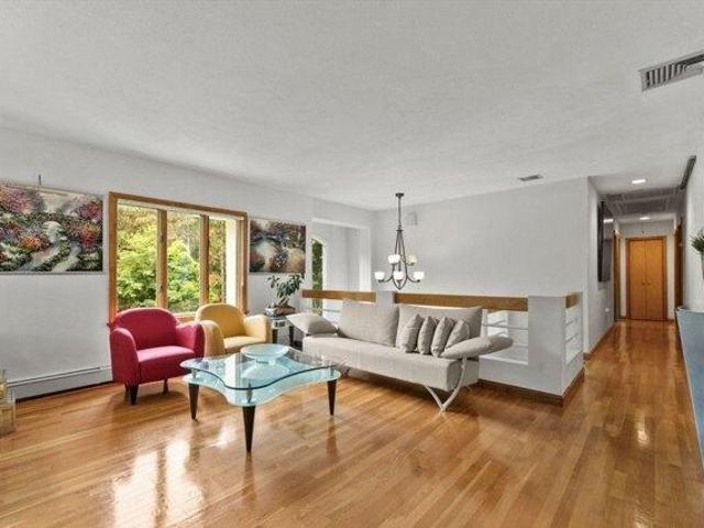 house with 4 bedroom, Peabody MA ES105140360