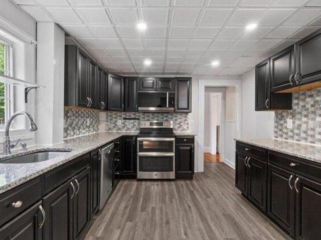 house with 4 bedroom, Peabody MA ES105174330