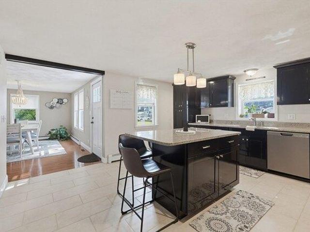 house with 4 bedroom, Peabody MA ES105174491