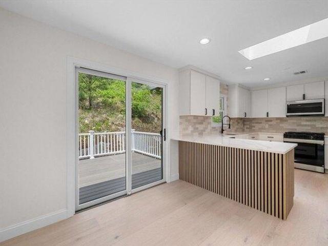 house with 4 bedroom, Peabody MA ES103442280