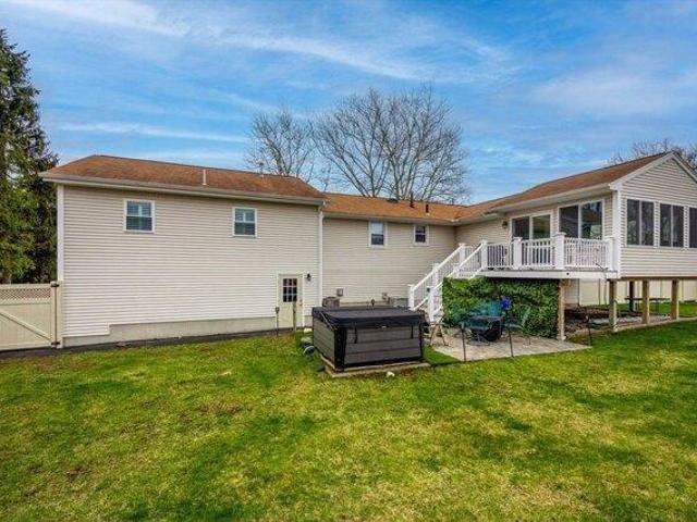 house with 4 bedroom, Peabody MA ES103809684