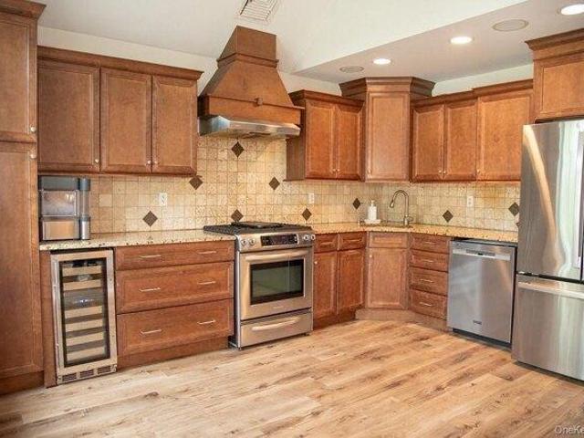 house with 4 bedroom, Pearl River NY ES103627875
