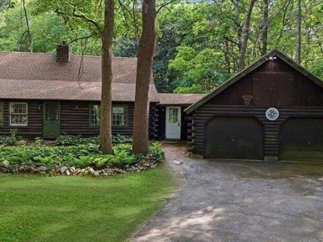 house with 4 bedroom, Pelham MA ES105173157
