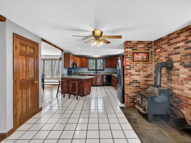 house with 4 bedroom, Pelham NH DS102445950