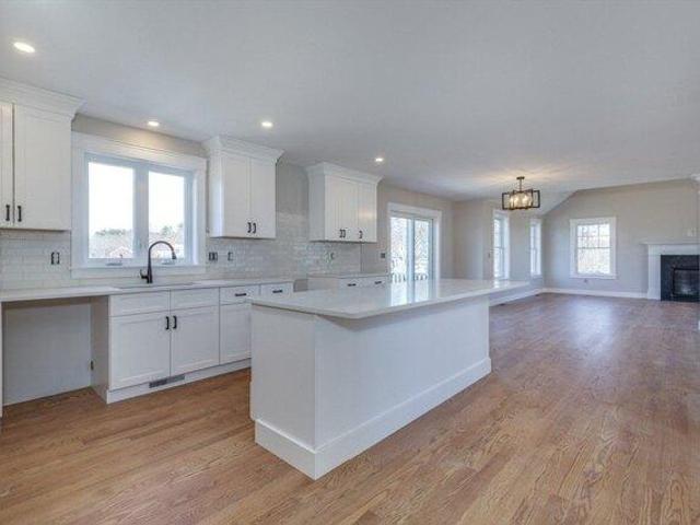house with 4 bedroom, Pelham NH DS102583125