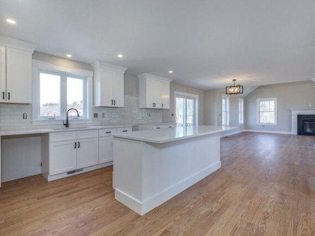 house with 4 bedroom, Pelham NH ES103070162