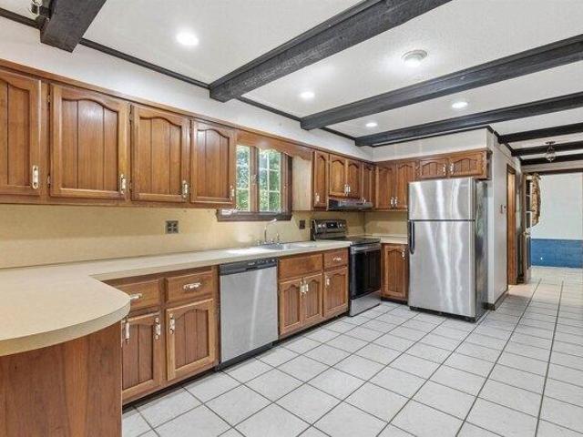 house with 4 bedroom, Pelham NH ES103189978