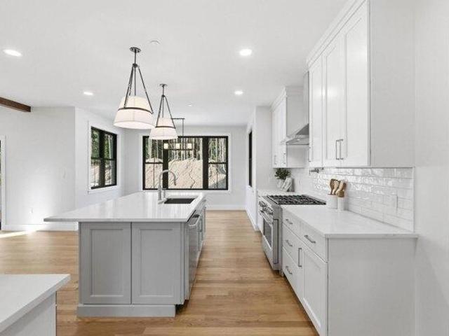 house with 4 bedroom, Pelham NH ES104237279