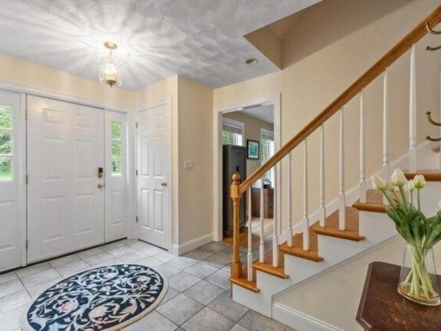 house with 4 bedroom, Pelham NH ES105142156