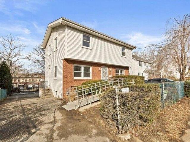 house with 4 bedroom, Pelham NY DS88240740