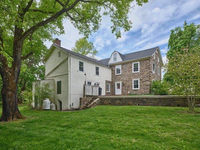 house with 4 bedroom, Perkasie PA ES103599663