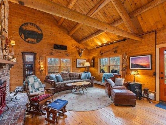 house with 4 bedroom, Peterborough NH ES103072350