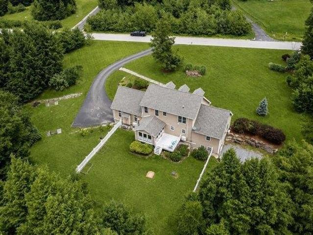 house with 4 bedroom, Peterborough NH ES104153513