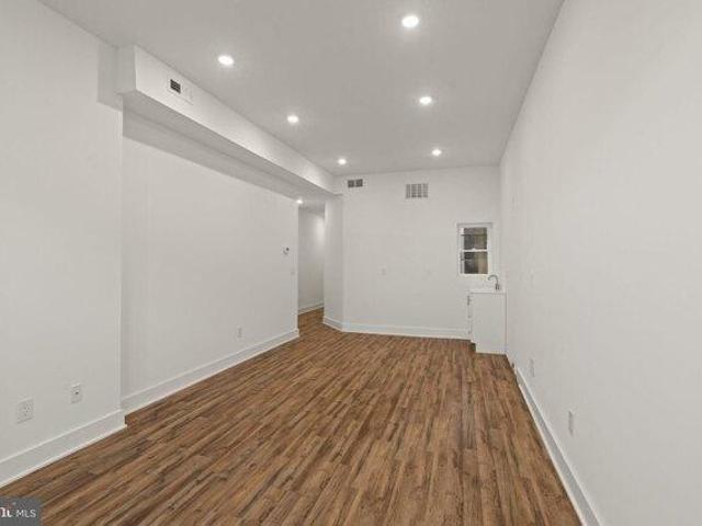 house with 4 bedroom, Philadelphia PA ES103625300